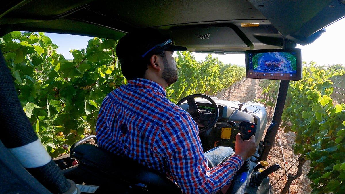 MK-V Vineyard Tractor| Monarch Tractor